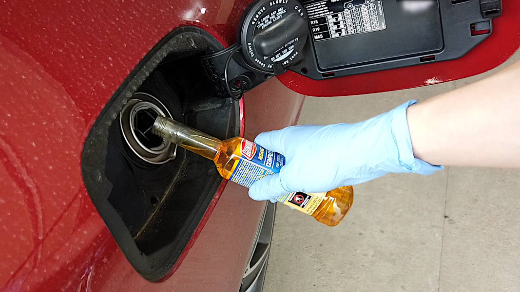 How to Change Engine Oil Fast – DIY Super Easy, Quick Oil Change using ...